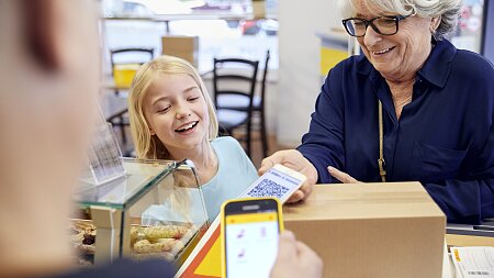 DHL EXPRESS | Express package abroad, online shipping calculation